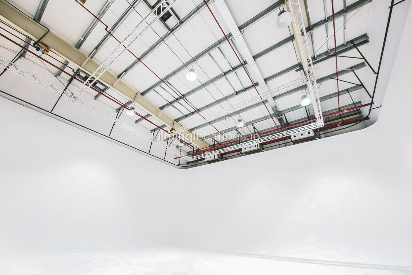 Huge Studio with Three Different Infinity Wall Sizes | Filming Locations