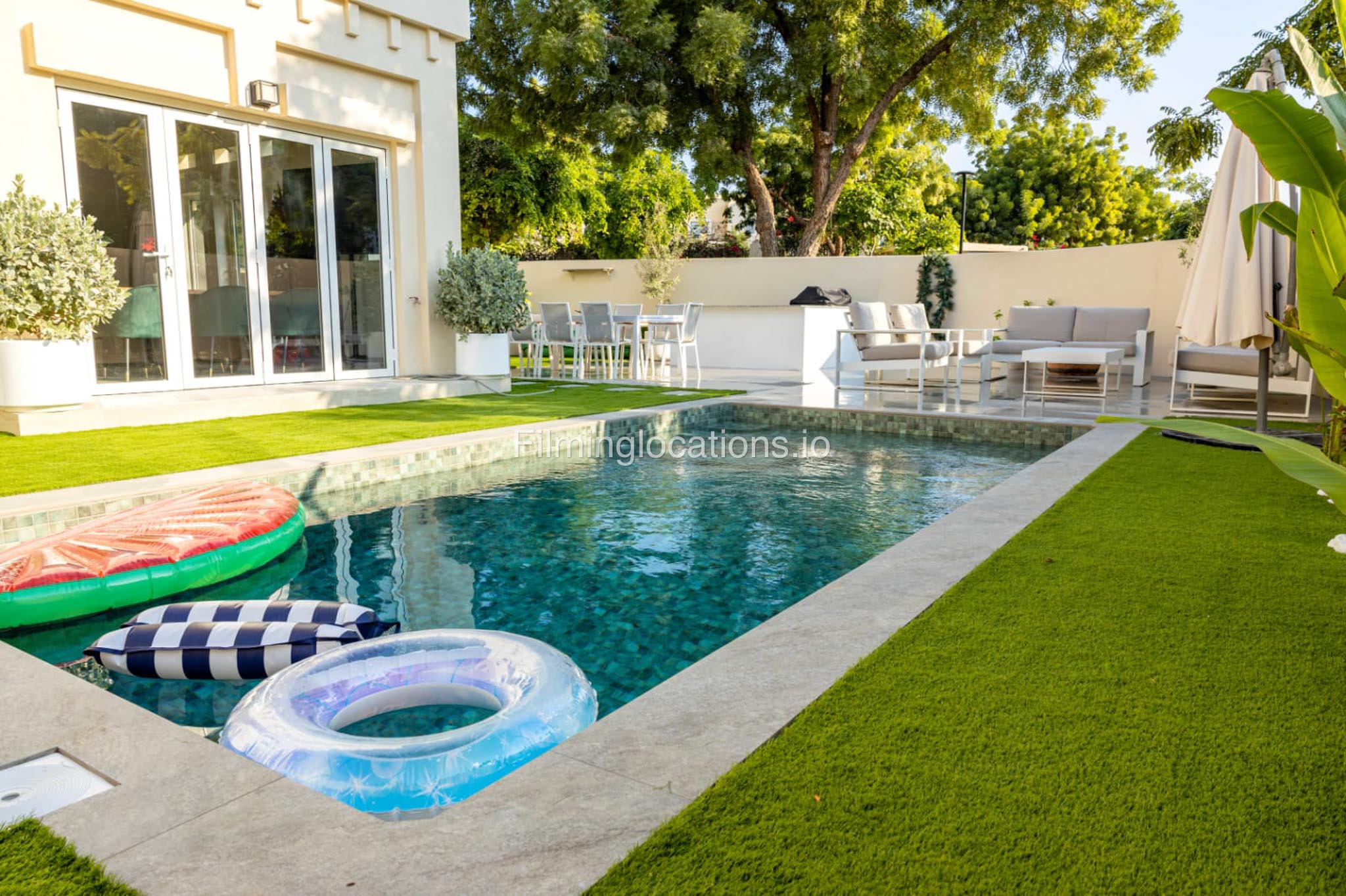 Spacious Villa & Garden with pool, seating BBQ, inground trampoline ...